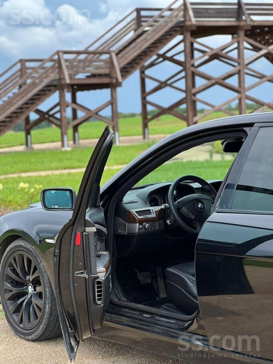 Melns BMW 730 2005 Daugavpils, ar dzinēja tilpumu 3.00 L un nobraukumu 4 tūkst. km par 2600 €, foto 1 vietnē AUTOMOTO.COM.LV