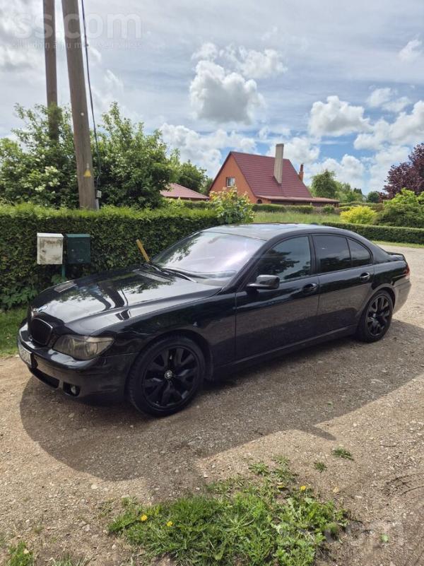 Black BMW 730 2005 in Liepaja, with an engine capacity of 3.00 L and mileage of 420 thousand km for 4300 €, photo 3 on AUTOMOTO.COM.LV