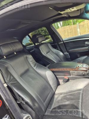 Melns BMW 730 2005 Liepāja, ar dzinēja tilpumu 3.00 L un nobraukumu 420 tūkst. km par 4300 €, foto 15 vietnē AUTOMOTO.COM.LV
