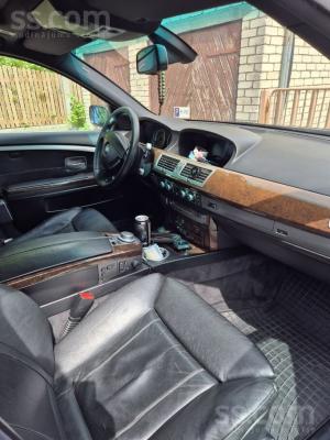 Melns BMW 730 2005 Liepāja, ar dzinēja tilpumu 3.00 L un nobraukumu 420 tūkst. km par 4300 €, foto 16 vietnē AUTOMOTO.COM.LV