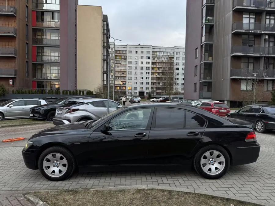 Black BMW 730 2005 in Riga, with an engine capacity of 3.00 L and mileage of 396 thousand km for 3990 €, photo 4 on AUTOMOTO.COM.LV