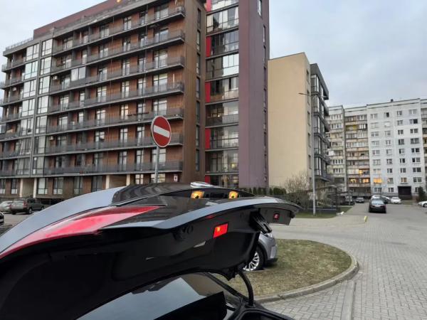 Melns BMW 730 2005 Rīga, ar dzinēja tilpumu 3.00 L un nobraukumu 396 tūkst. km par 3990 €, foto 5 vietnē AUTOMOTO.COM.LV