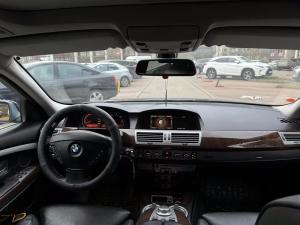 Black BMW 730 2005 in Riga, with an engine capacity of 3.00 L and mileage of 396 thousand km for 3990 €, photo 13 on AUTOMOTO.COM.LV