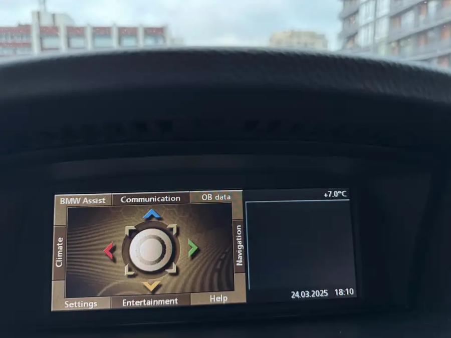 Black BMW 730 2005 in Riga, with an engine capacity of 3.00 L and mileage of 396 thousand km for 3990 €, photo 17 on AUTOMOTO.COM.LV