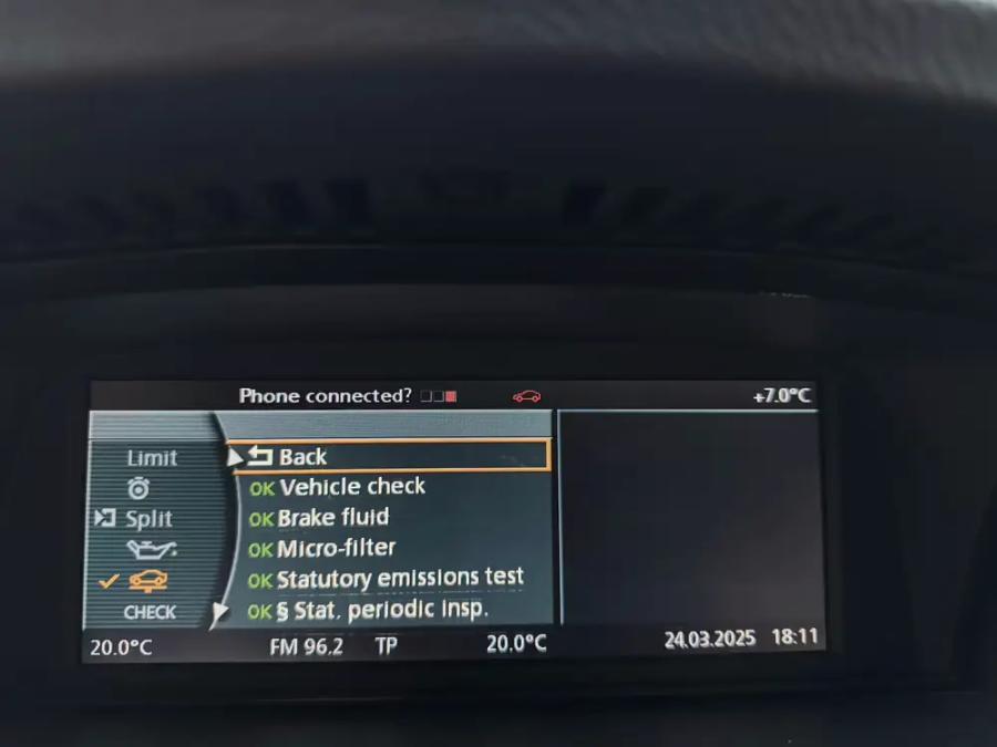 Black BMW 730 2005 in Riga, with an engine capacity of 3.00 L and mileage of 396 thousand km for 3990 €, photo 19 on AUTOMOTO.COM.LV