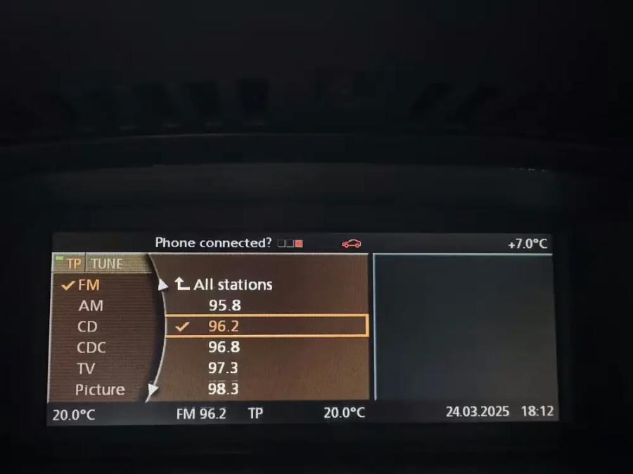 Black BMW 730 2005 in Riga, with an engine capacity of 3.00 L and mileage of 396 thousand km for 3990 €, photo 21 on AUTOMOTO.COM.LV