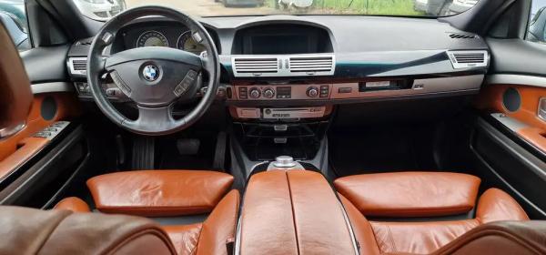 Melns BMW 730 2005 Valmiera, ar dzinēja tilpumu 3.00 L un nobraukumu 283 tūkst. km par 4400 €, foto 8 vietnē AUTOMOTO.COM.LV