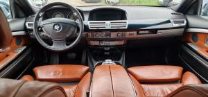 Black BMW 730 2005 in Valmiera, with an engine capacity of 3.00 L and mileage of 283 thousand km for 4400 €, photo 9 on AUTOMOTO.COM.LV