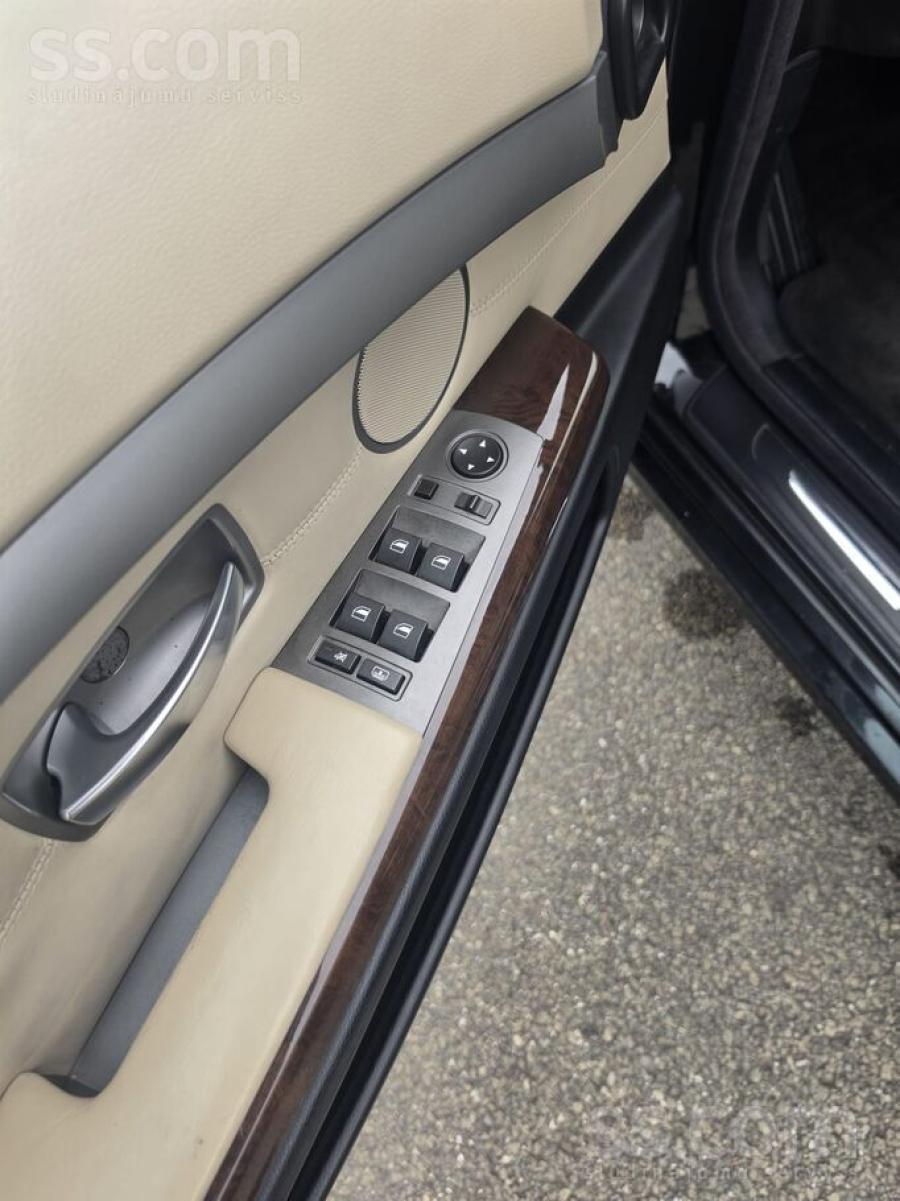 Melns BMW 730 2005 Bauska, ar dzinēja tilpumu 3.00 L un nobraukumu 285 tūkst. km par 7300 €, foto 10 vietnē AUTOMOTO.COM.LV