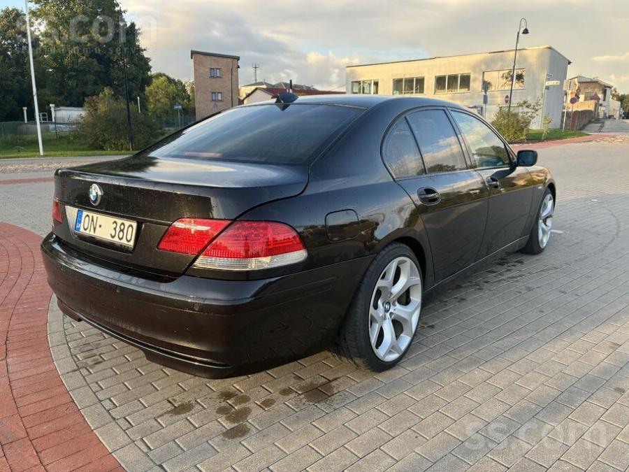 Black BMW 730 2005 in Bauska, with an engine capacity of 3.00 L and mileage of 284 thousand km for 6200 €, photo 4 on AUTOMOTO.COM.LV
