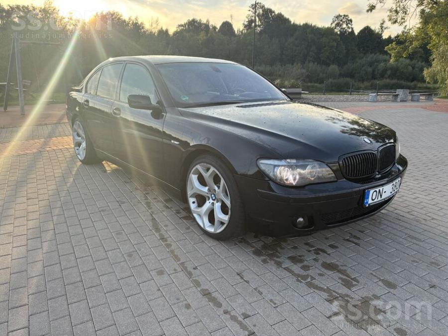 Black BMW 730 2005 in Bauska, with an engine capacity of 3.00 L and mileage of 284 thousand km for 6200 €, photo 5 on AUTOMOTO.COM.LV