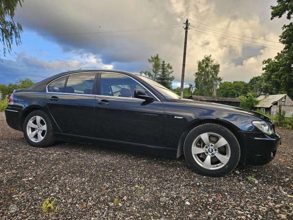 Melns BMW 730 2005 Kauņa, ar dzinēja tilpumu 3.00 L un nobraukumu 426 tūkst. km par 3350 €, foto 5 vietnē AUTOMOTO.COM.LV