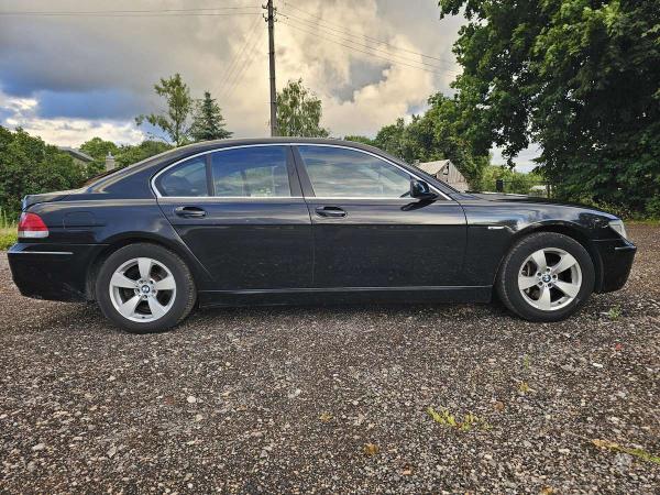 Melns BMW 730 2005 Kauņa, ar dzinēja tilpumu 3.00 L un nobraukumu 426 tūkst. km par 3350 €, foto 6 vietnē AUTOMOTO.COM.LV