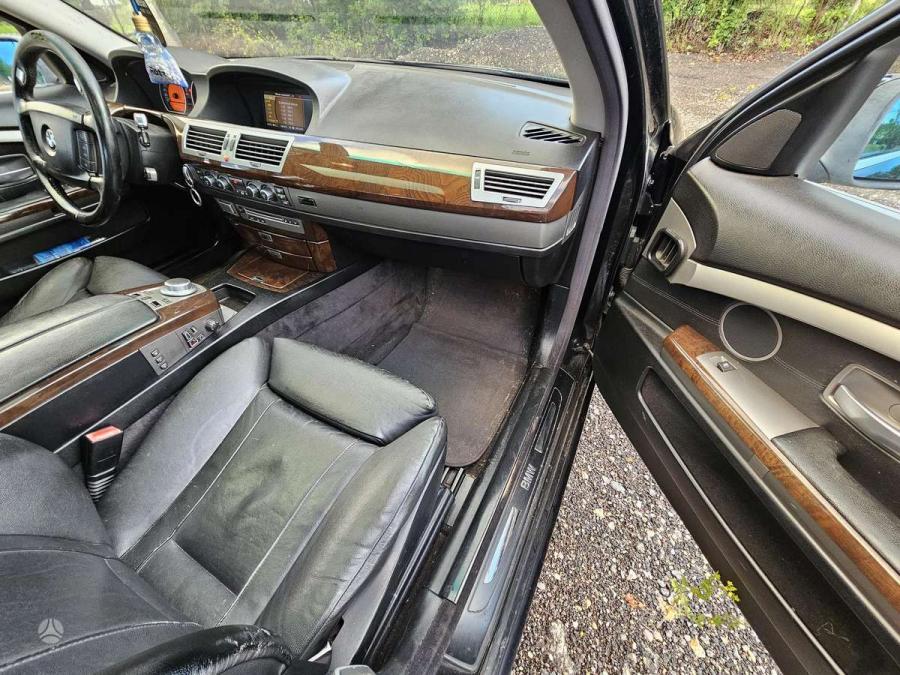 Черный БМВ 730 2005 в Каунас, объемом двигателя 3.00 л и пробегом 426 тыс. км за 3350 €, фото 25 на AUTOMOTO.COM.LV