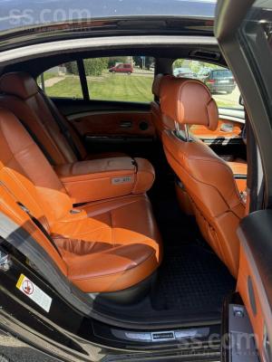 Melns BMW 730 2005 Ventspils, ar dzinēja tilpumu 3.00 L un nobraukumu 357 tūkst. km par 3500 €, foto 18 vietnē AUTOMOTO.COM.LV