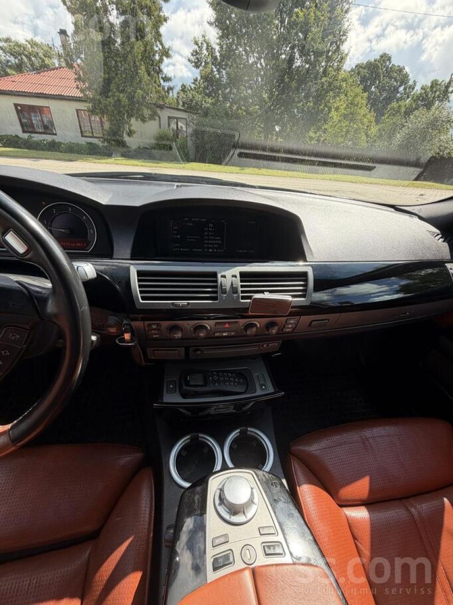 Melns BMW 730 2005 Ventspils, ar dzinēja tilpumu 3.00 L un nobraukumu 357 tūkst. km par 3500 €, foto 22 vietnē AUTOMOTO.COM.LV