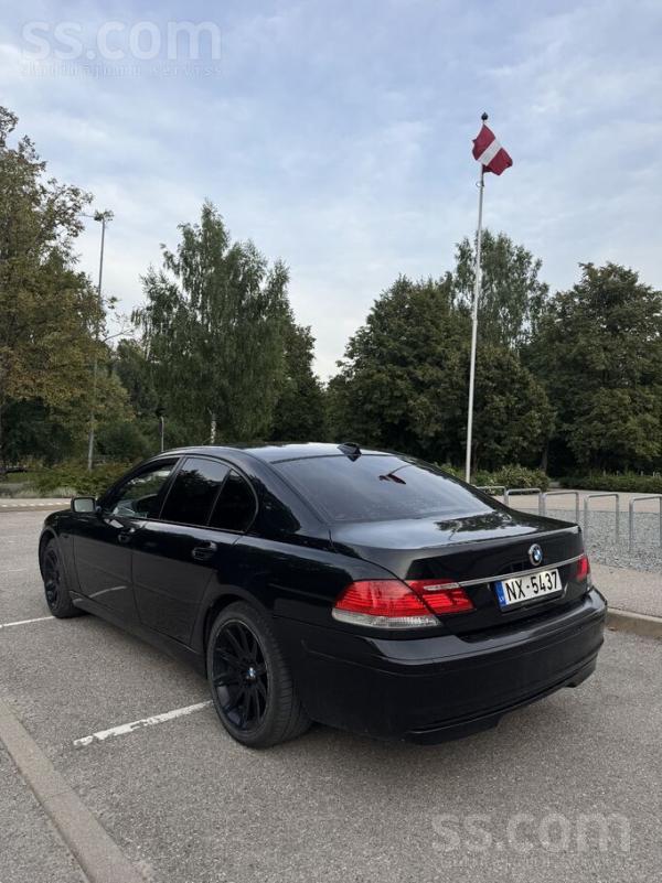 Black BMW 730 2005 in Saldus, with an engine capacity of 3.00 L and mileage of 439 thousand km for 3900 €, photo 8 on AUTOMOTO.COM.LV