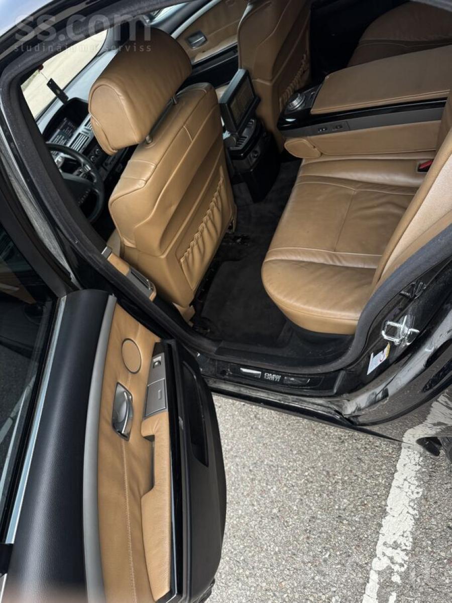 Melns BMW 730 2005 Saldus, ar dzinēja tilpumu 3.00 L un nobraukumu 439 tūkst. km par 3900 €, foto 13 vietnē AUTOMOTO.COM.LV