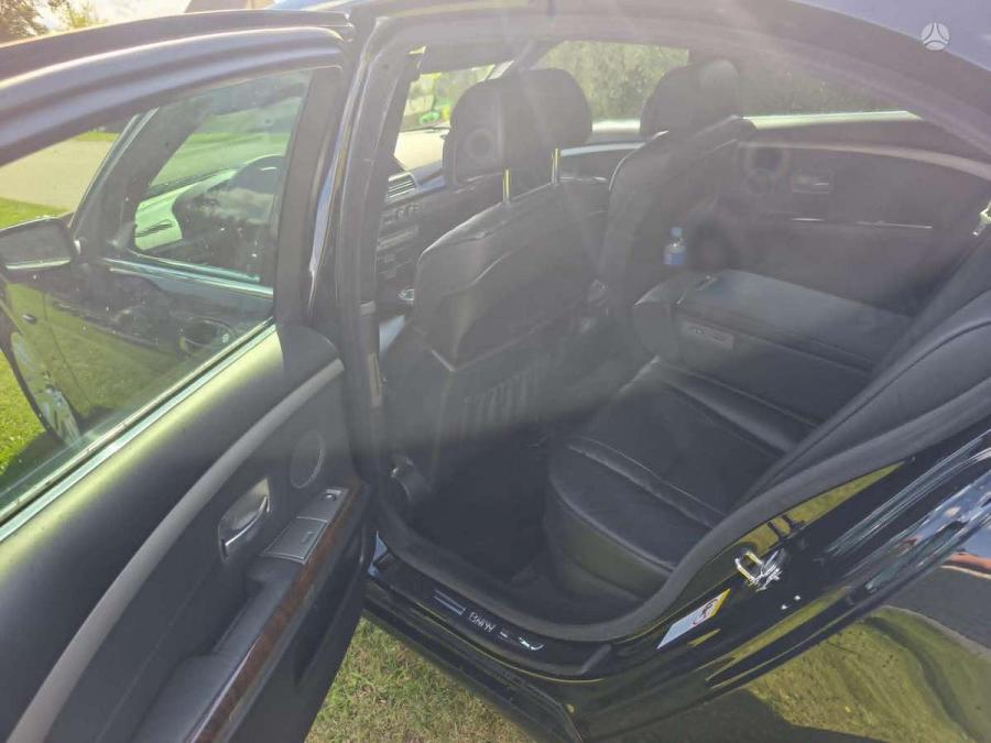 Melns BMW 730 2005 Kėdainiai, ar dzinēja tilpumu 2.99 L un nobraukumu 275 tūkst. km par 5549 €, foto 10 vietnē AUTOMOTO.COM.LV