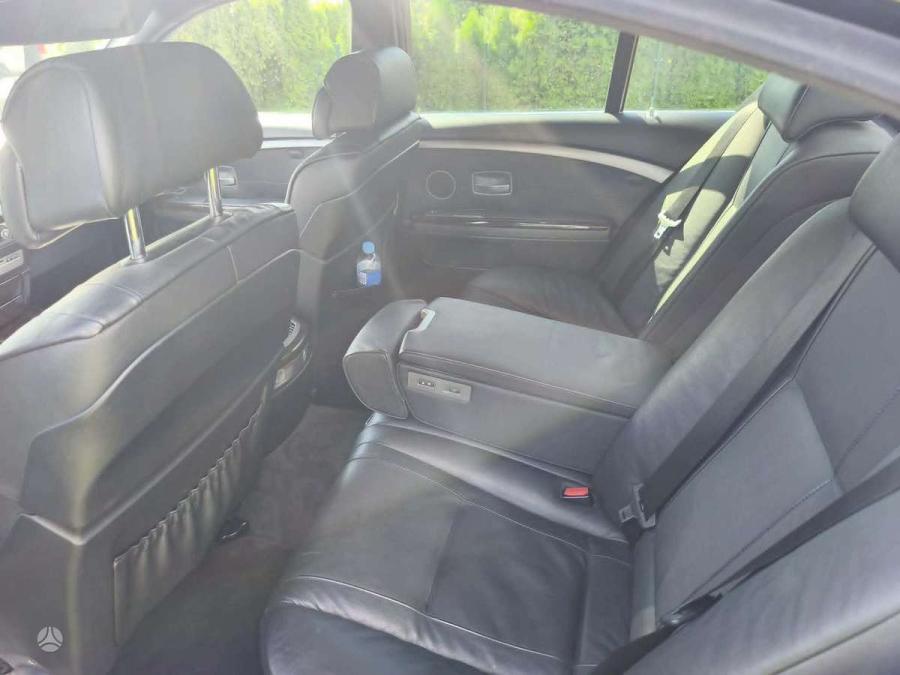 Melns BMW 730 2005 Kėdainiai, ar dzinēja tilpumu 2.99 L un nobraukumu 275 tūkst. km par 5549 €, foto 12 vietnē AUTOMOTO.COM.LV
