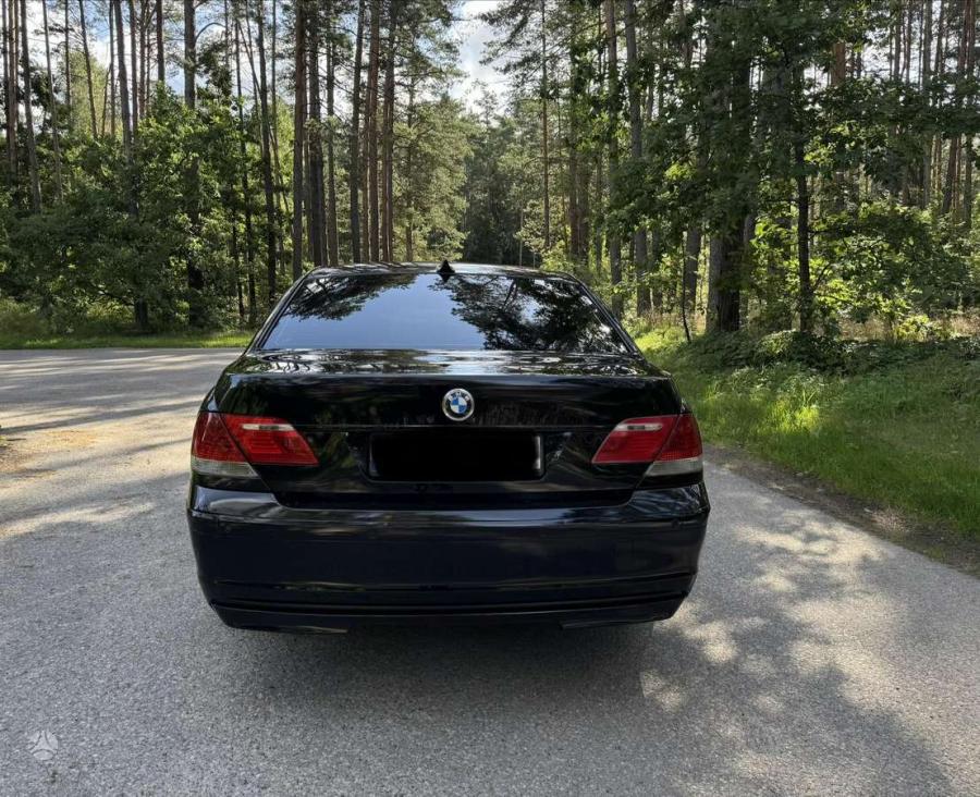 Black BMW 730 2005 in Vilnius, with an engine capacity of 0.00 L and mileage of 318 thousand km for 3200 €, photo 6 on AUTOMOTO.COM.LV