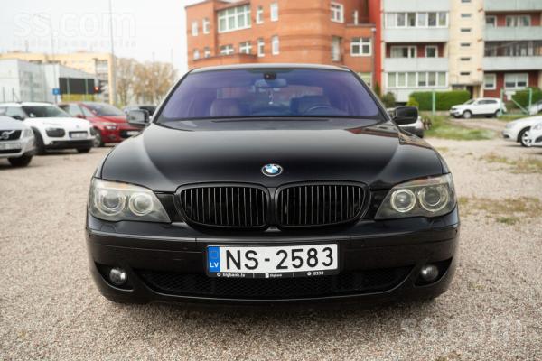 Black BMW 730 2006 in Liepaja, with an engine capacity of 3.00 L and mileage of 278 thousand km for 5250 €, photo 2 on AUTOMOTO.COM.LV