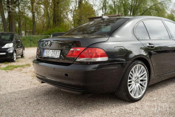 Black BMW 730 2006 in Liepaja, with an engine capacity of 3.00 L and mileage of 278 thousand km for 5250 €, photo 7 on AUTOMOTO.COM.LV