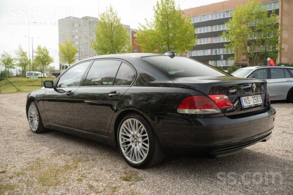 Black BMW 730 2006 in Liepaja, with an engine capacity of 3.00 L and mileage of 278 thousand km for 5250 €, photo 9 on AUTOMOTO.COM.LV