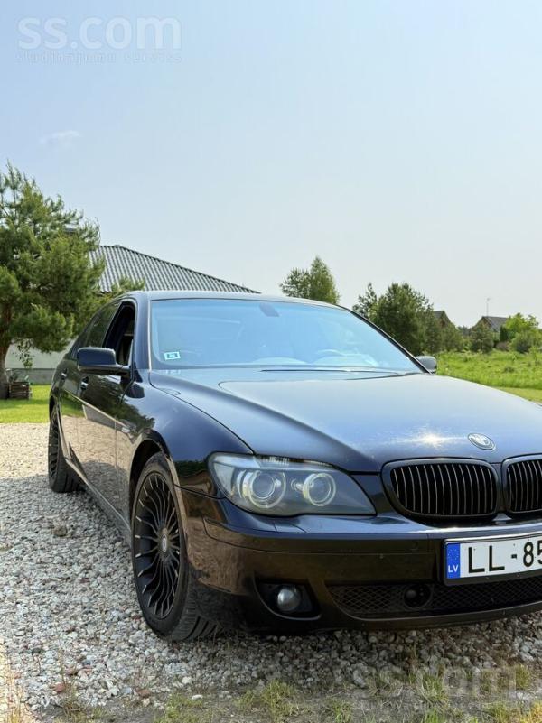 Black BMW 730 2006 in Riga, with an engine capacity of 3.00 L and mileage of 315 thousand km for 5500 €, photo 2 on AUTOMOTO.COM.LV
