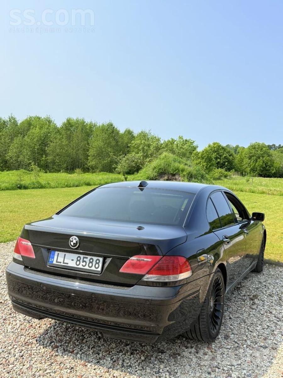 Black BMW 730 2006 in Riga, with an engine capacity of 3.00 L and mileage of 315 thousand km for 5500 €, photo 3 on AUTOMOTO.COM.LV