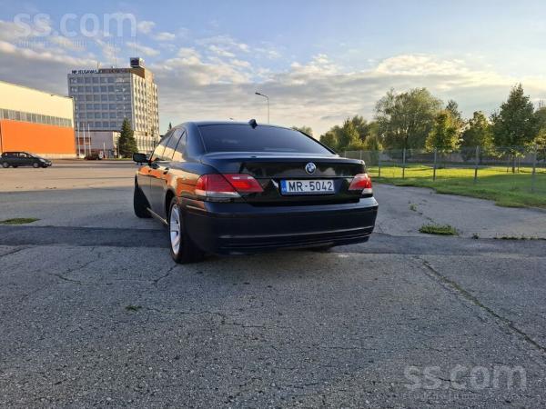 Melns BMW 730 2006 Jelgava, ar dzinēja tilpumu 3.00 L un nobraukumu 324 tūkst. km par 5500 €, foto 3 vietnē AUTOMOTO.COM.LV
