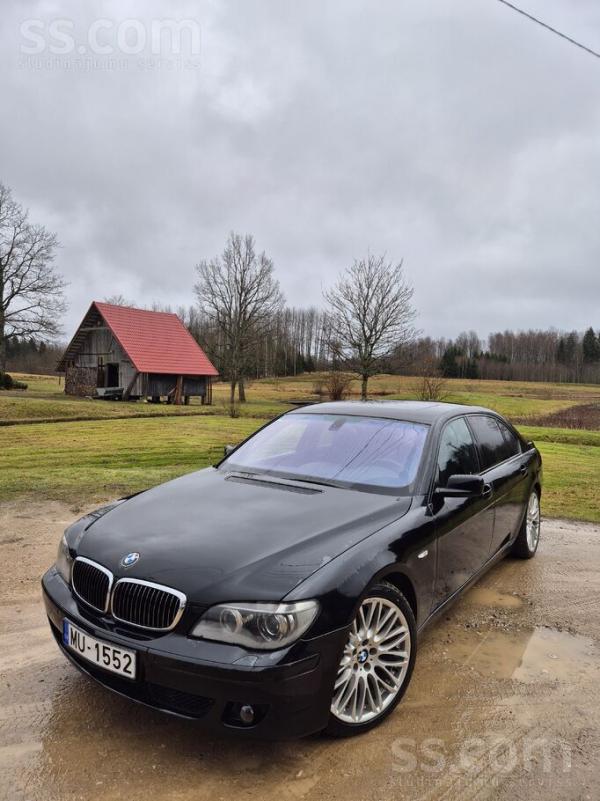Black BMW 730 2006 in Riga, with an engine capacity of 3.00 L and mileage of 362 thousand km for 4500 €, photo 2 on AUTOMOTO.COM.LV
