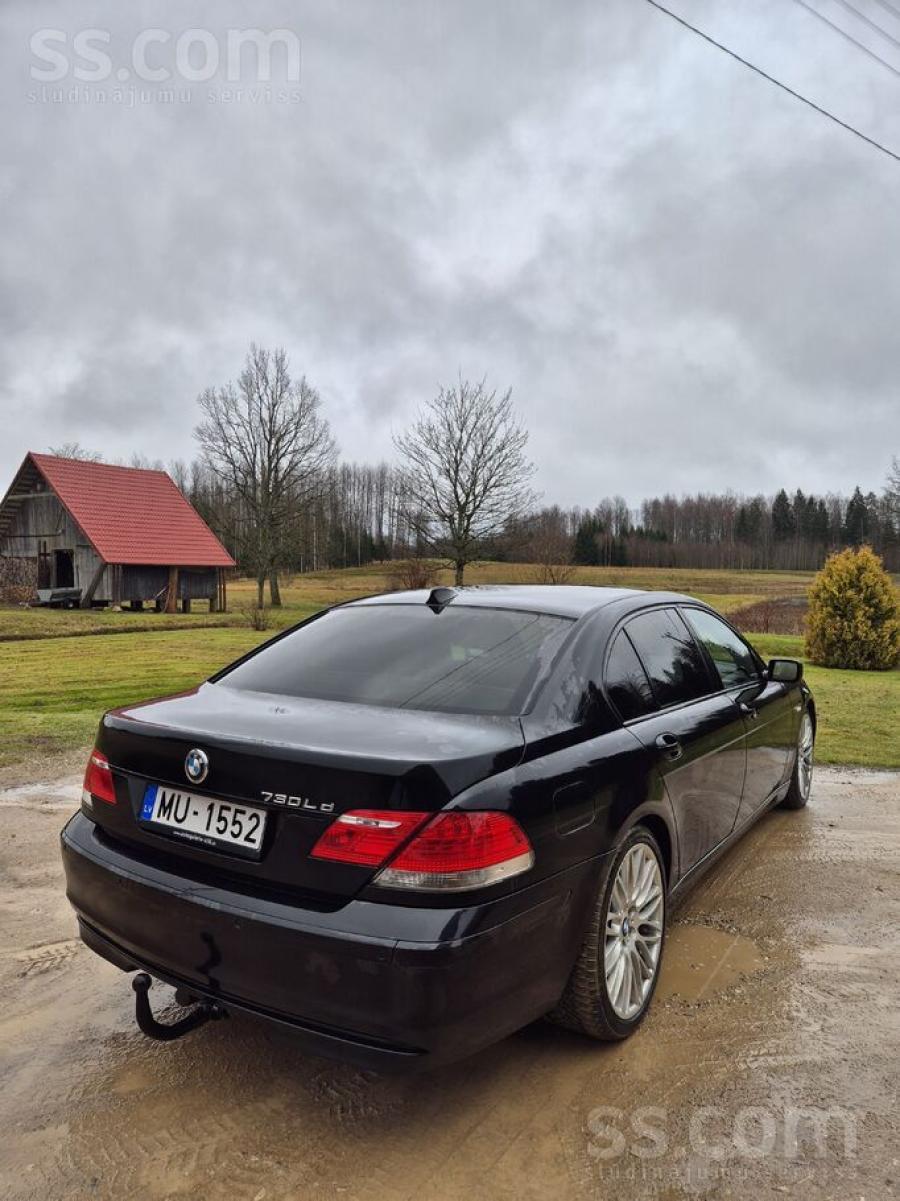 Black BMW 730 2006 in Riga, with an engine capacity of 3.00 L and mileage of 362 thousand km for 4500 €, photo 4 on AUTOMOTO.COM.LV