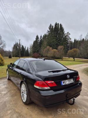 Black BMW 730 2006 in Riga, with an engine capacity of 3.00 L and mileage of 362 thousand km for 4500 €, photo 5 on AUTOMOTO.COM.LV