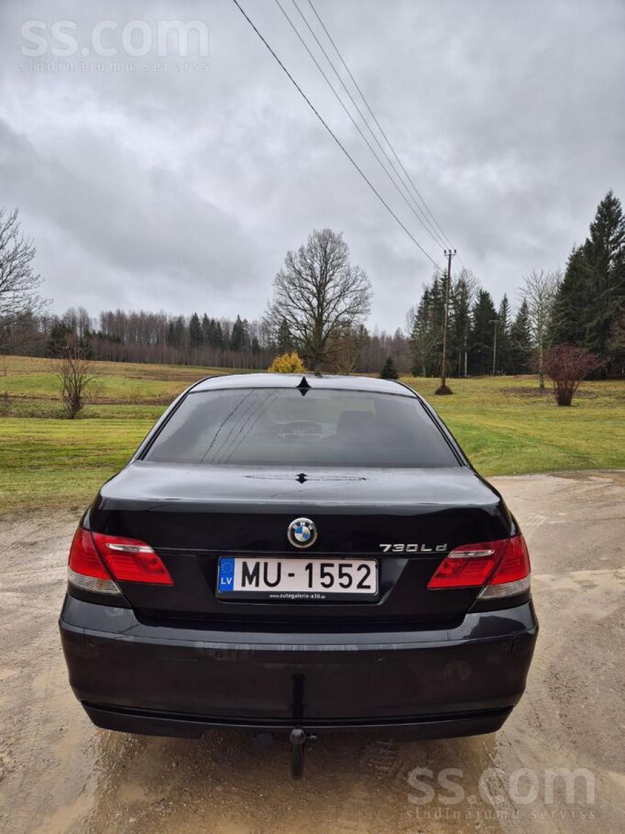 Black BMW 730 2006 in Riga, with an engine capacity of 3.00 L and mileage of 362 thousand km for 4500 €, photo 6 on AUTOMOTO.COM.LV