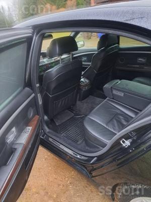 Black BMW 730 2006 in Riga, with an engine capacity of 3.00 L and mileage of 362 thousand km for 4500 €, photo 12 on AUTOMOTO.COM.LV