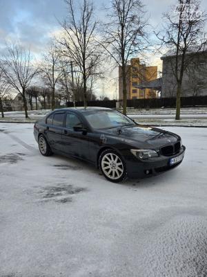Black BMW 730 2006 in Siauliai, with an engine capacity of 3.00 L and mileage of 390 thousand km for 6100 €, photo 2 on AUTOMOTO.COM.LV