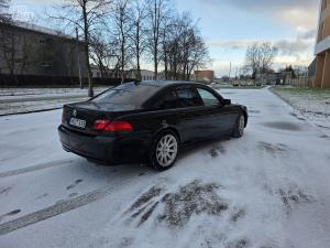 Black BMW 730 2006 in Siauliai, with an engine capacity of 3.00 L and mileage of 390 thousand km for 6100 €, photo 4 on AUTOMOTO.COM.LV