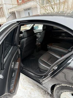 Black BMW 730 2006 in Riga, with an engine capacity of 3.00 L and mileage of 354 thousand km for 5700 €, photo 10 on AUTOMOTO.COM.LV