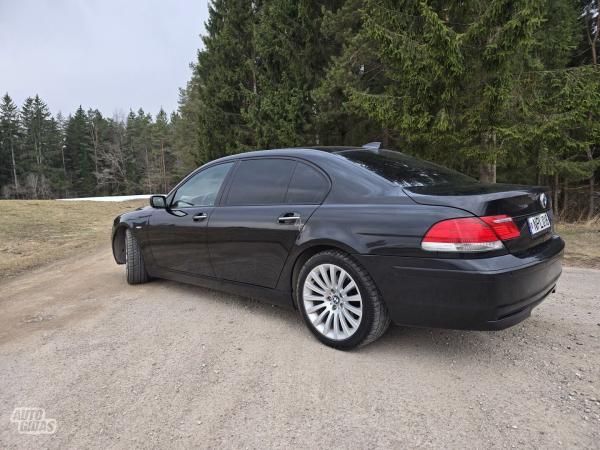 Black BMW 730 2006 in Plunge, with an engine capacity of 3.00 L and mileage of 289 thousand km for 5200 €, photo 5 on AUTOMOTO.COM.LV