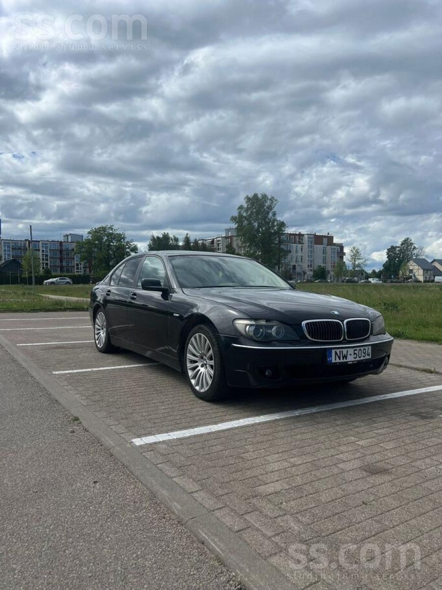 Black BMW 730 2006 in Riga, with an engine capacity of 3.00 L and mileage of 419 thousand km for 4900 €, photo 1 on AUTOMOTO.COM.LV