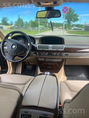 Black BMW 730 2006 in Riga, with an engine capacity of 3.00 L and mileage of 419 thousand km for 4900 €, photo 6 on AUTOMOTO.COM.LV