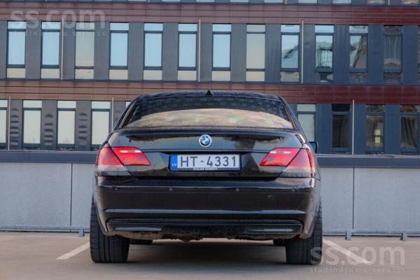 Melns BMW 730 2006 Rīga, ar dzinēja tilpumu 3.00 L un nobraukumu 320 tūkst. km par 4300 €, foto 4 vietnē AUTOMOTO.COM.LV