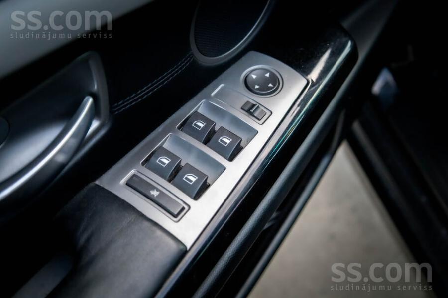 Melns BMW 730 2006 Rīga, ar dzinēja tilpumu 3.00 L un nobraukumu 320 tūkst. km par 4300 €, foto 12 vietnē AUTOMOTO.COM.LV