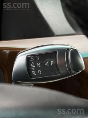 Black BMW 730 2006 in Kuldiga, with an engine capacity of 3.00 L and mileage of 290 thousand km for 6250 €, photo 11 on AUTOMOTO.COM.LV
