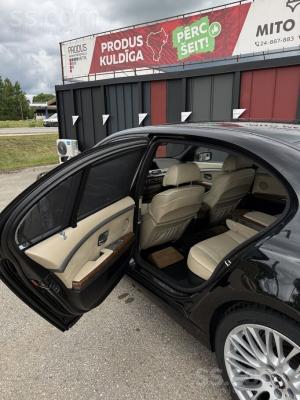 Black BMW 730 2006 in Kuldiga, with an engine capacity of 3.00 L and mileage of 290 thousand km for 6250 €, photo 15 on AUTOMOTO.COM.LV
