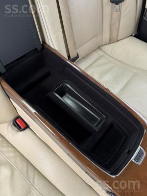Black BMW 730 2006 in Kuldiga, with an engine capacity of 3.00 L and mileage of 290 thousand km for 6250 €, photo 24 on AUTOMOTO.COM.LV