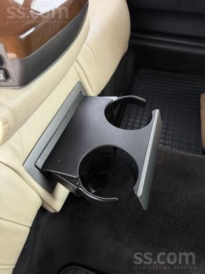 Black BMW 730 2006 in Kuldiga, with an engine capacity of 3.00 L and mileage of 290 thousand km for 6250 €, photo 26 on AUTOMOTO.COM.LV