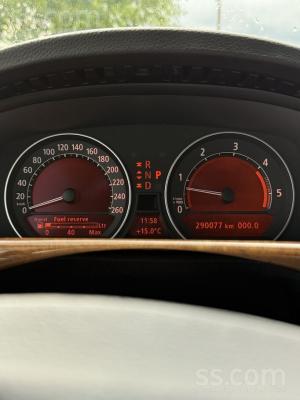 Black BMW 730 2006 in Kuldiga, with an engine capacity of 3.00 L and mileage of 290 thousand km for 6250 €, photo 28 on AUTOMOTO.COM.LV