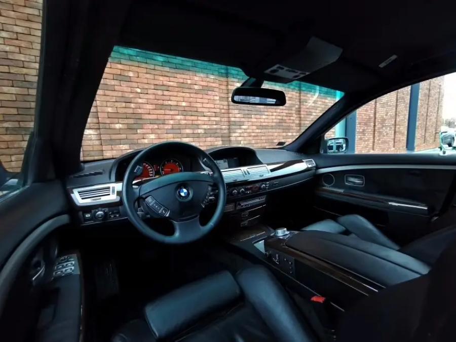 Melns BMW 730 2006 Rīga, ar dzinēja tilpumu 3.00 L un nobraukumu 270 tūkst. km par 6900 €, foto 4 vietnē AUTOMOTO.COM.LV